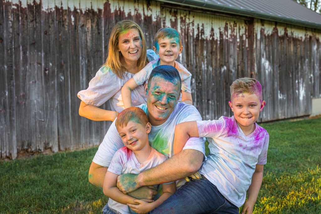 COLOR ME CRAZY FAMILY PHOTO SESSION - Novella Photography